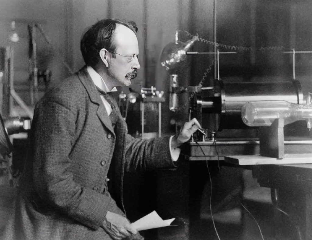 «Grandes son las obras del Señor»: J.J. Thomson – Ambiente Stereo